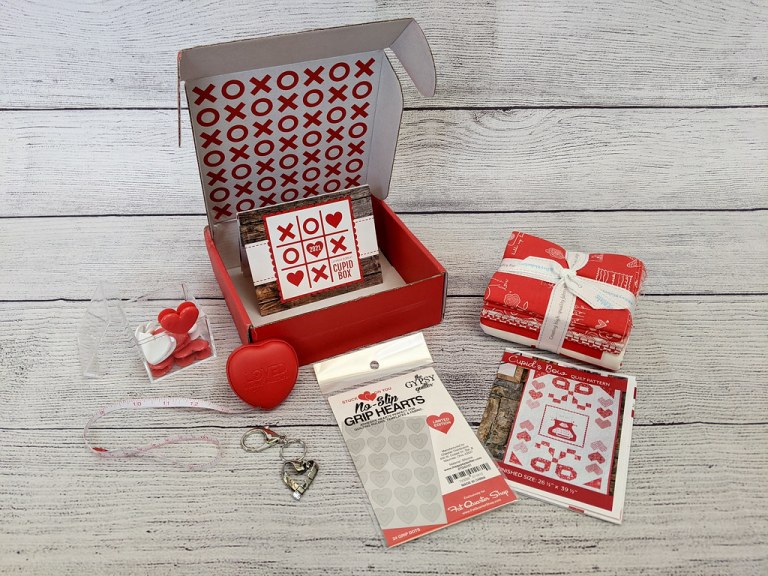Cupid Box 2021 – Pillows, Table Runner and Wall Hanging – Sew Happy by ...