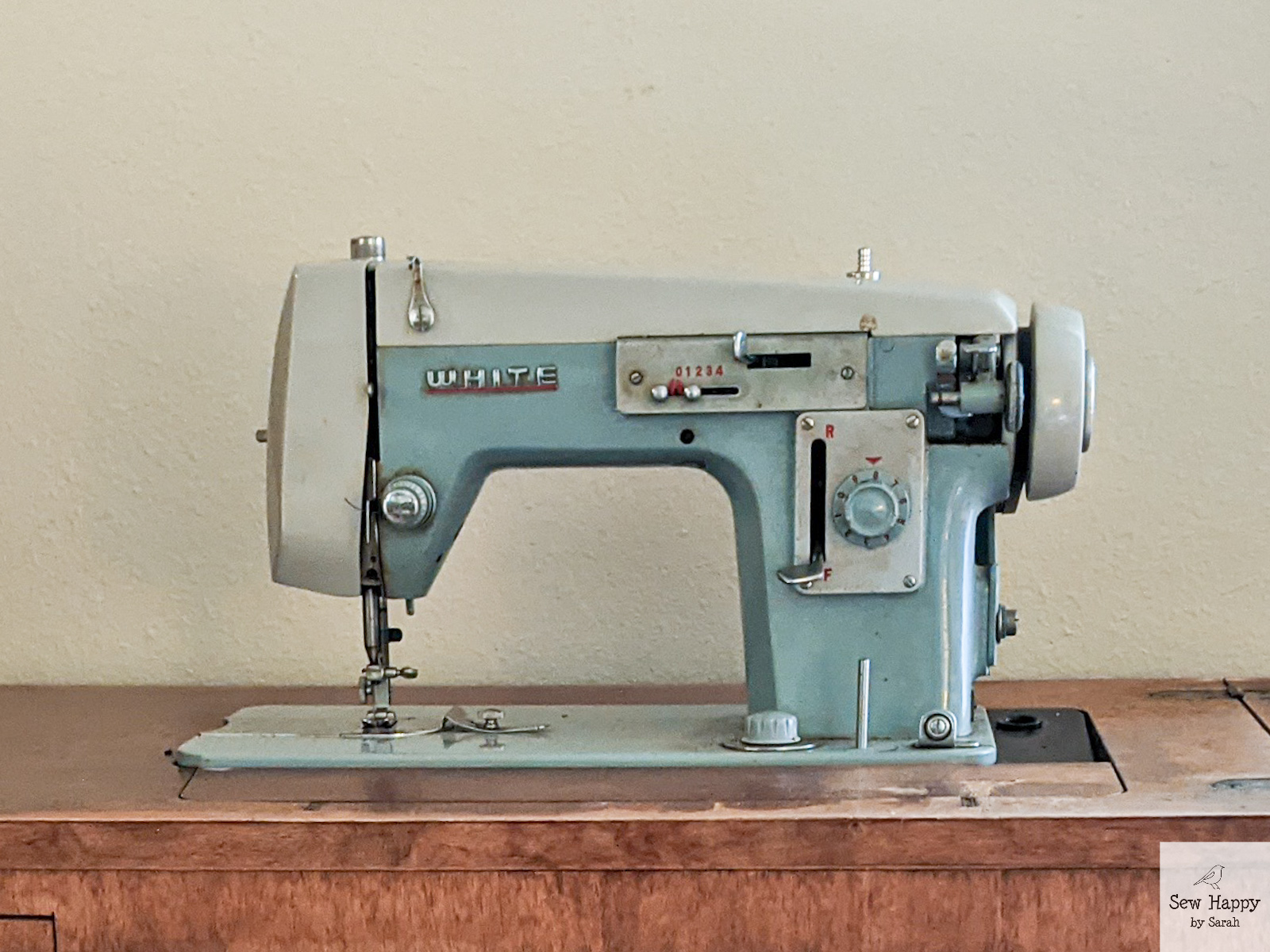 Meet my new machine! – Vintage White 2134 – Sew Happy by Sarah